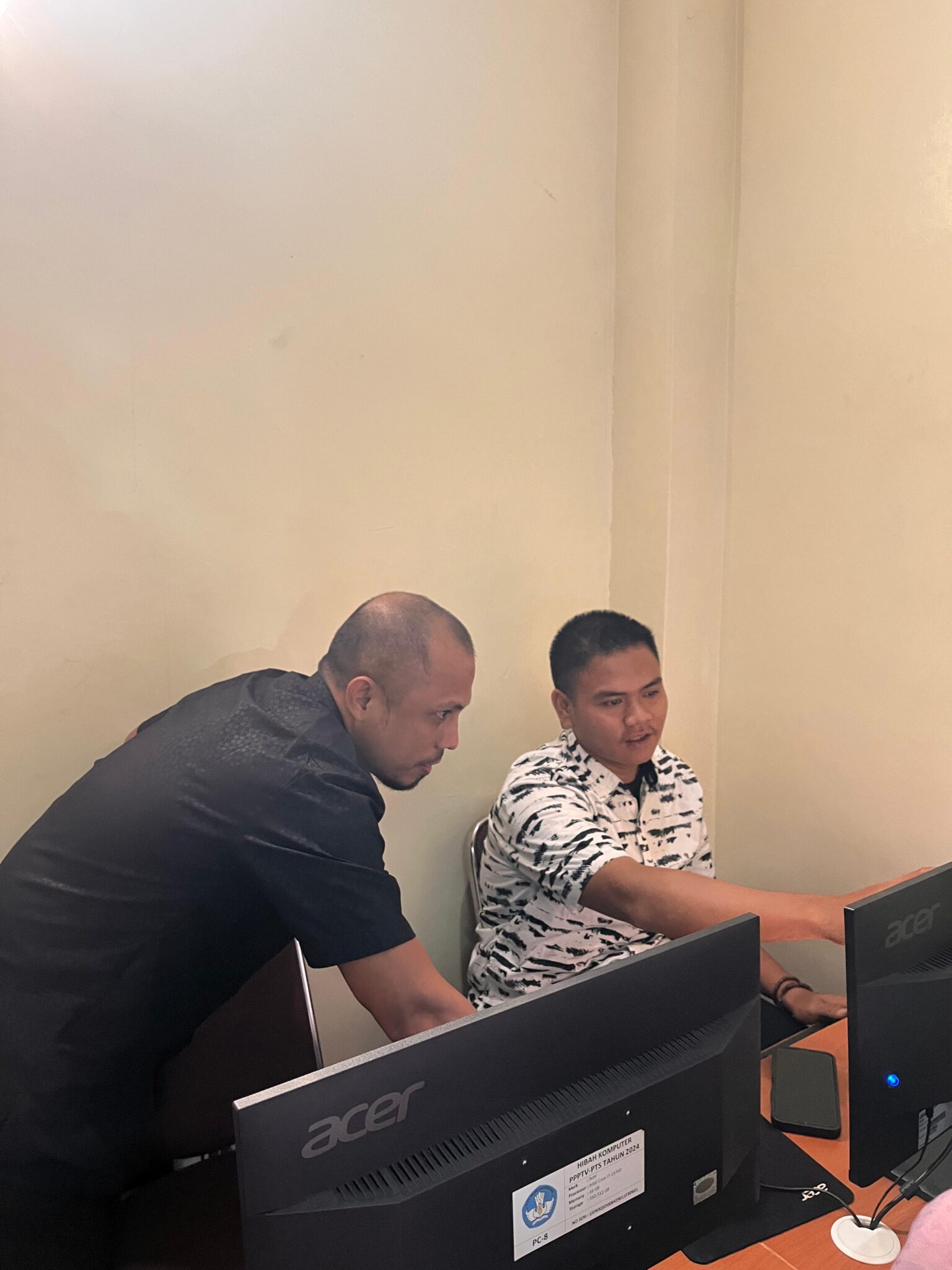 Oracle Academy Pelatihan & Sertifikasi Database