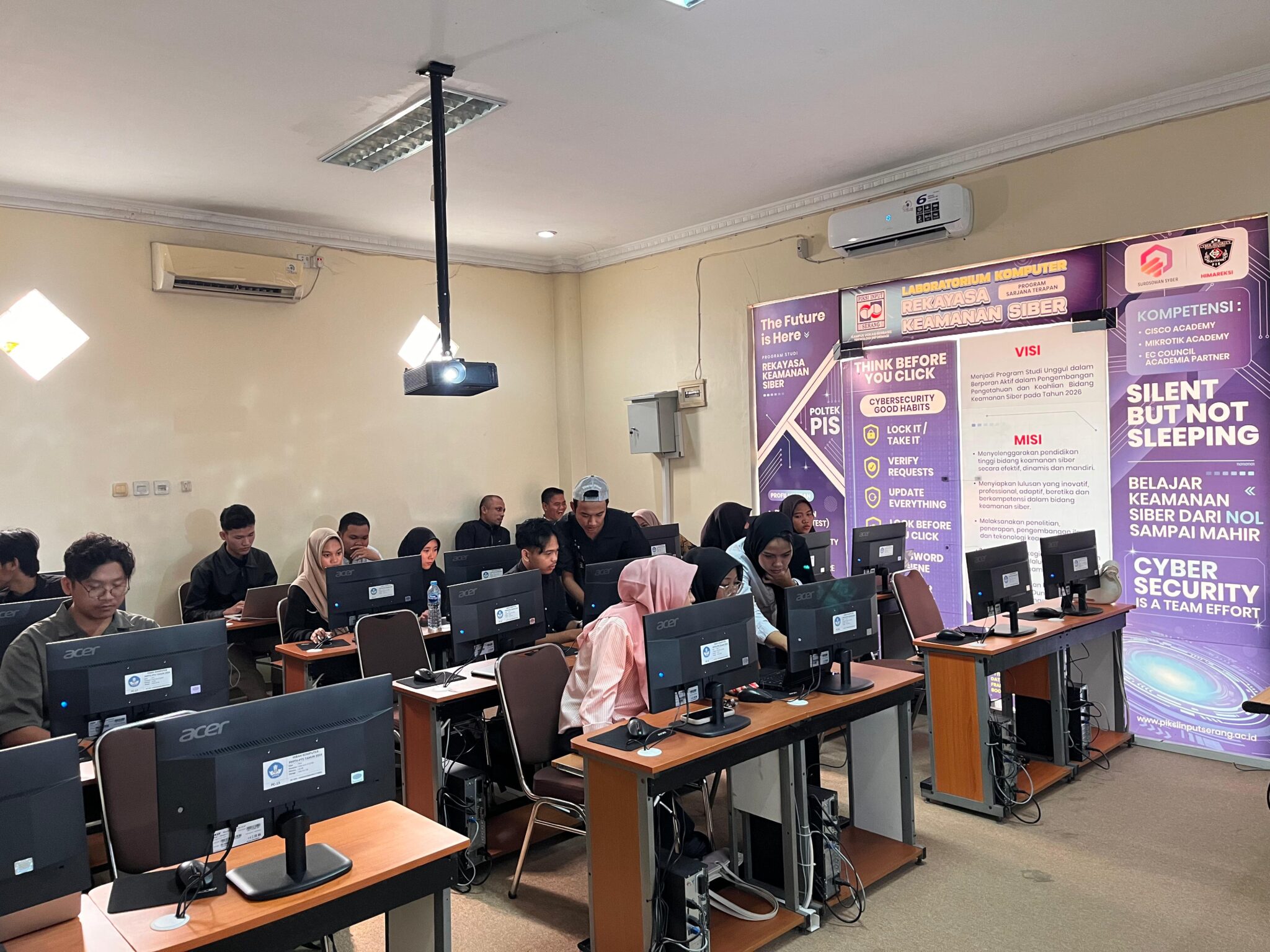 Oracle Academy Pelatihan & Sertifikasi Database